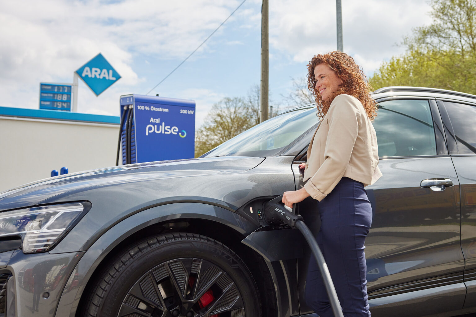 Ultraschnell-Ladesäulen von Aral pulse in Lüdenscheid eröffnet ...