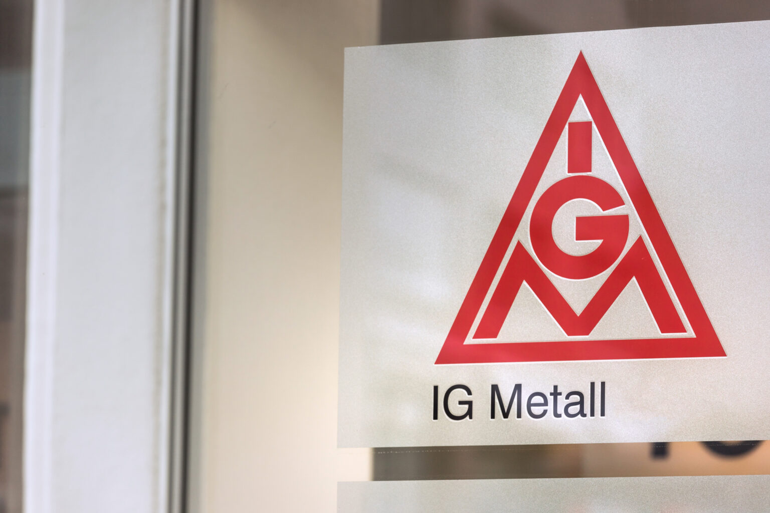 IG Metall will Kaufkraft sichern: „Arbeitgeber-Angebot unzureichend ...