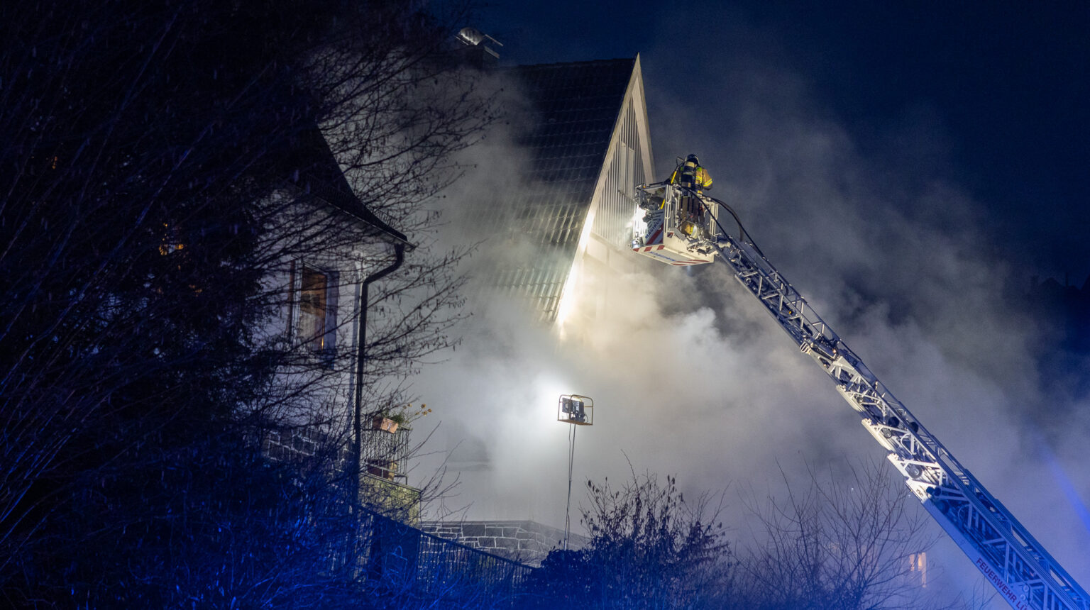 (Update) 90-Jähriger stirbt bei Hausbrand | LokalDirekt