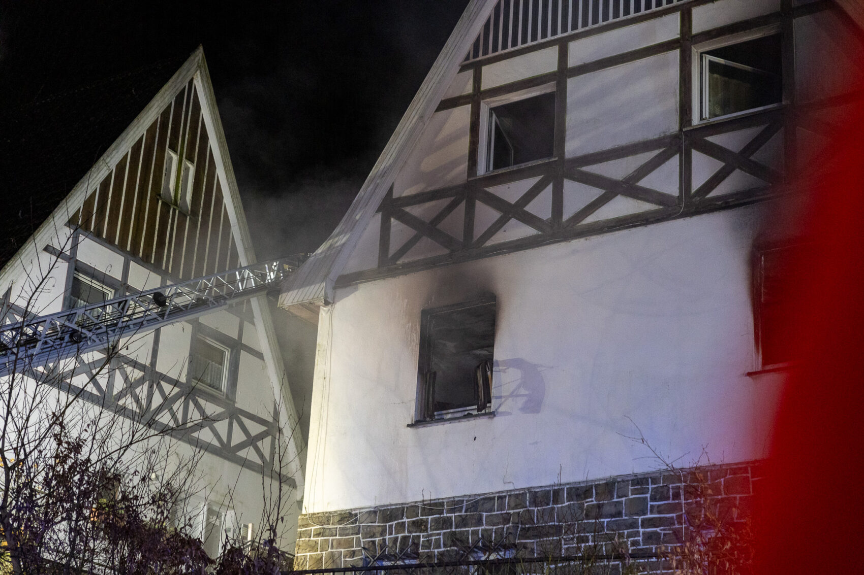 (Update) 90-Jähriger stirbt bei Hausbrand | LokalDirekt